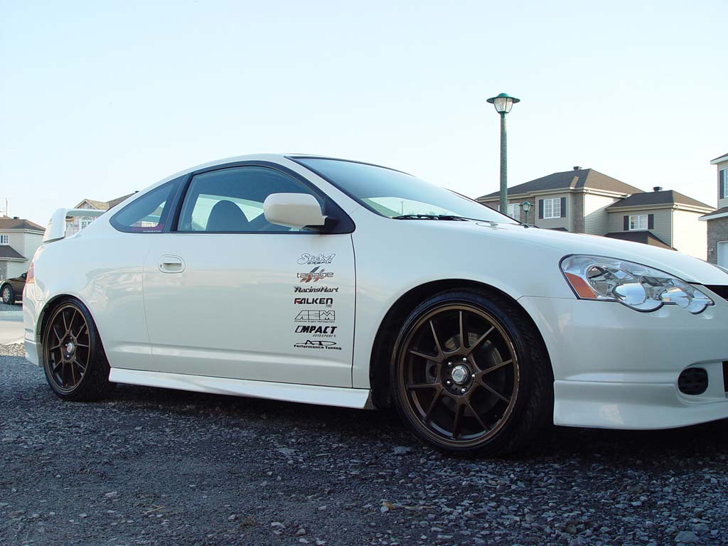 18 inch Bronze Racing Hart mags 5x114.3 with tires | MontrealRacing.com